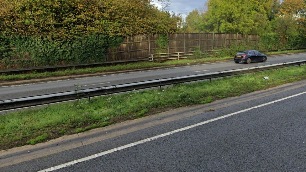 Tongham: Woman found dead on A331 hit by multiple vehicles - BBC News