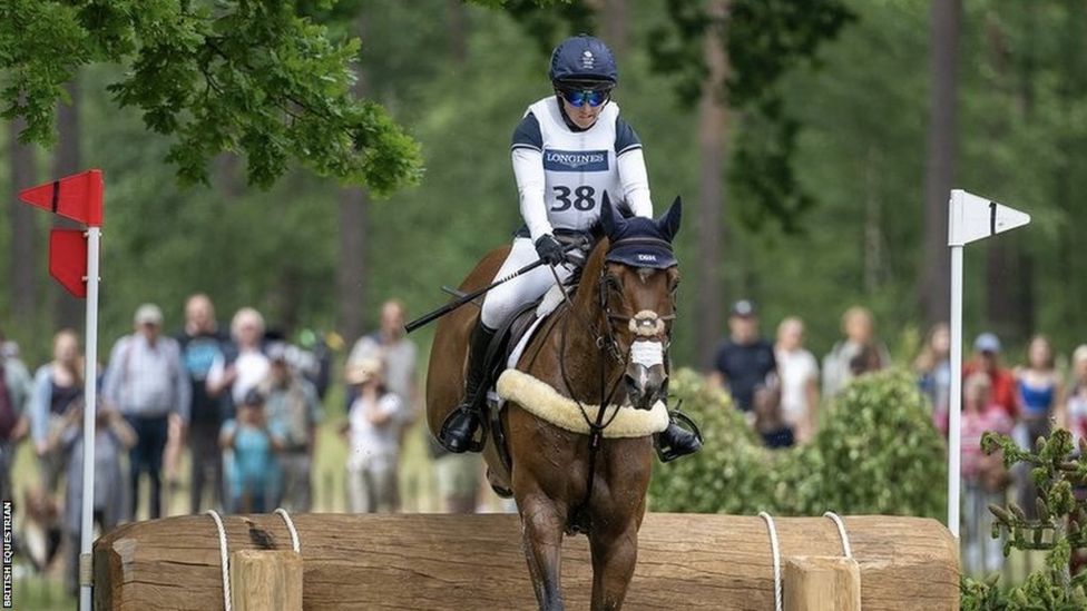 Laura Collett completes five-star treble with win on London 52 in ...