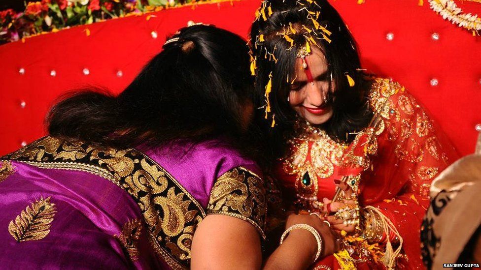 Radhe Maa: Why is India's 'godwoman' in the news? - BBC News