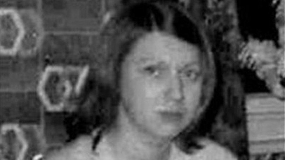 Crimewatch appeal over Dorothy Leyden's murder in 1971 - BBC News