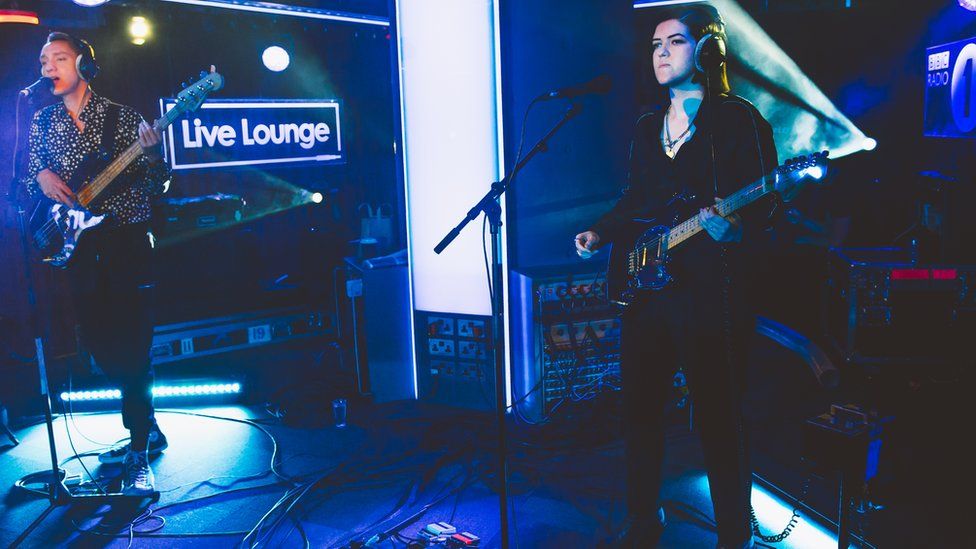 The xx on new album I See You - and why they love Bridesmaids - BBC News