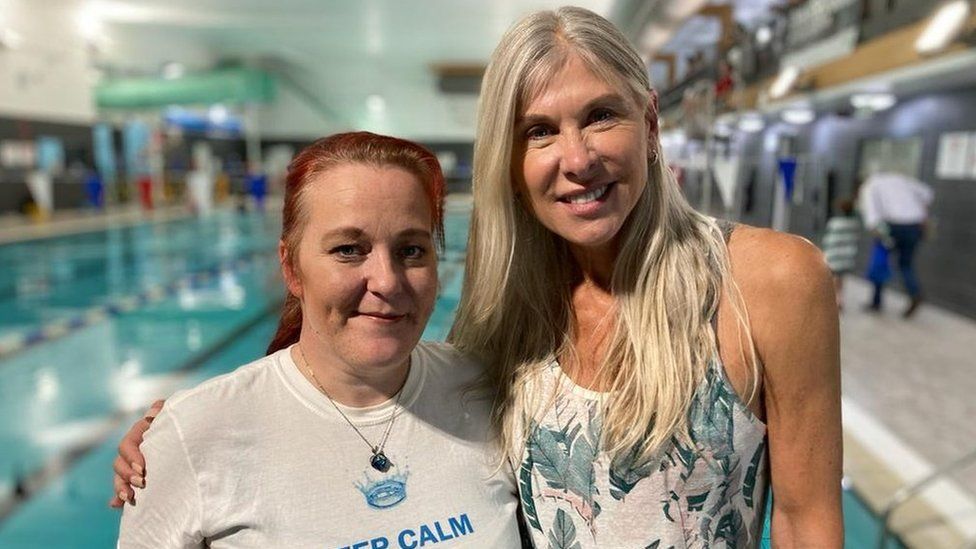 Paralympian Stephanie Millward runs swim safety event - BBC News