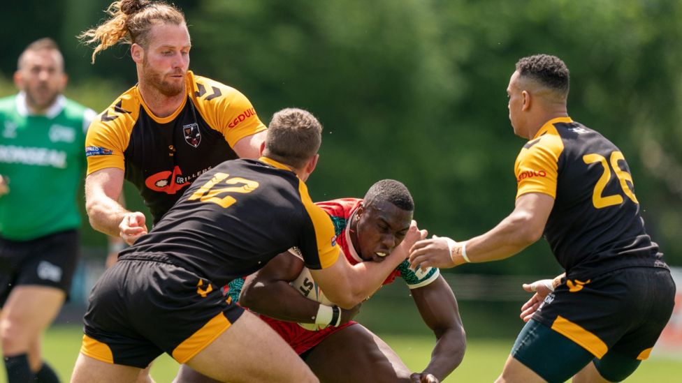 Charley Bodman & Tom Ashton: Cornwall sign back-row and centre - BBC Sport