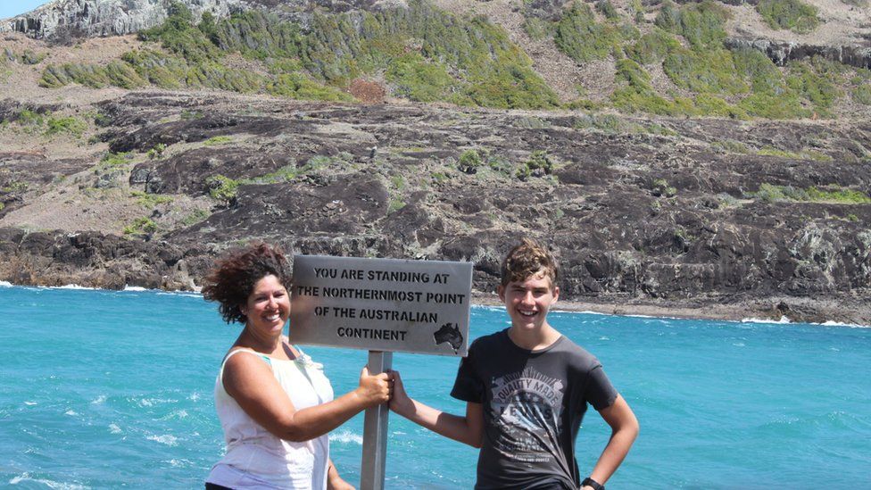 Crocodile cannibal caught on camera in 'horrifying' attack - BBC News