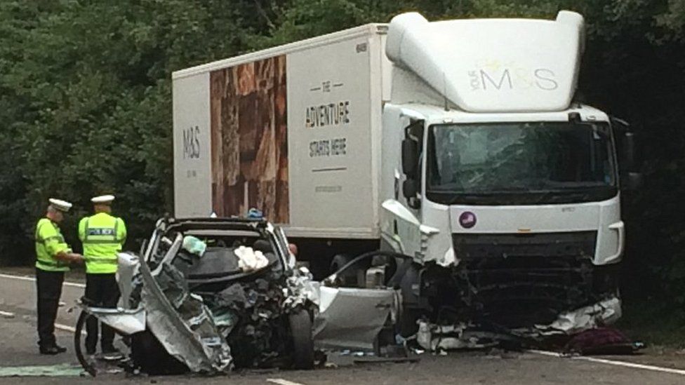 Devon triple death crash mum may have fallen asleep - BBC News