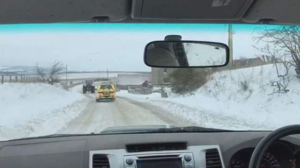 Conditions on Scotland's roads remain 'challenging' - BBC News