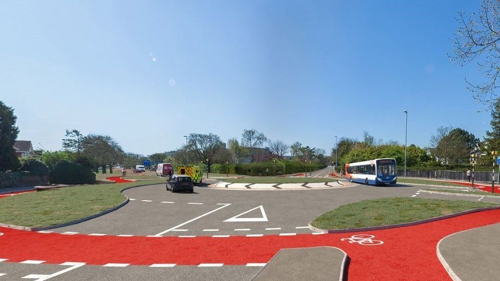 Dutch-style roundabout in Cambridge is £1m over budget - BBC News