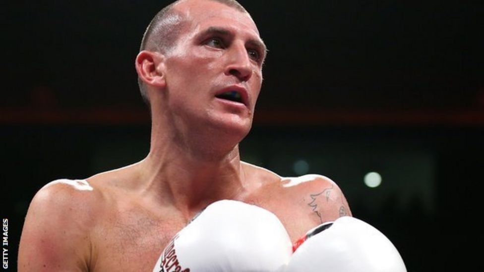 Derry Mathews: Boxer helping Colwyn Bay FC survival bid - BBC Sport