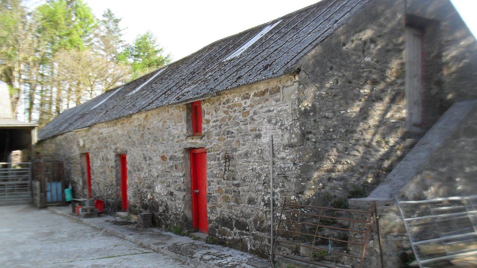 'Hen bryd nodi cyfraniad arweinydd cyntaf Merched Beca' - BBC Cymru Fyw