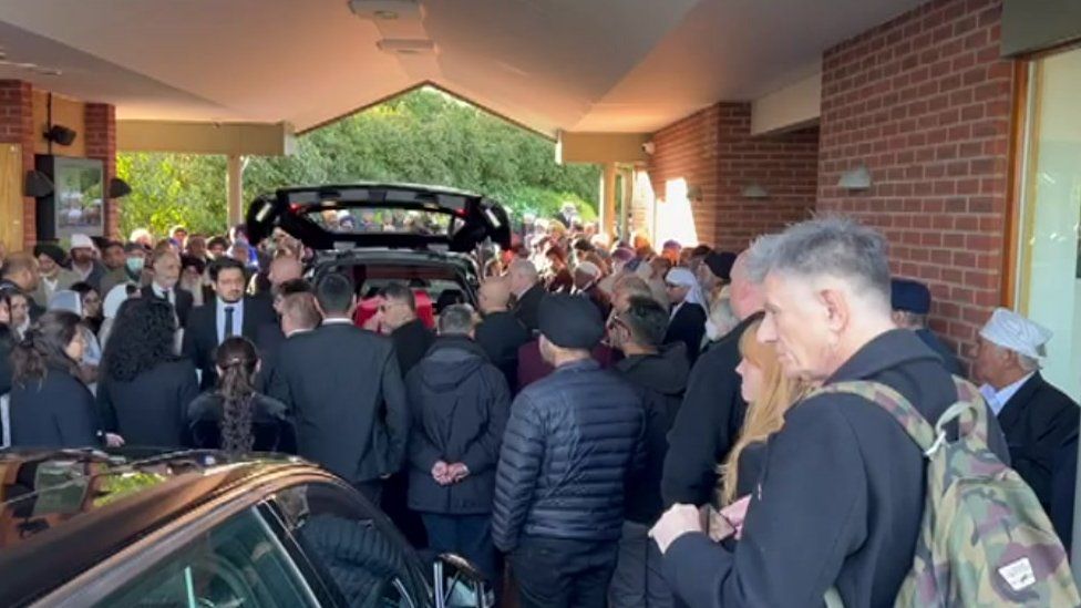 Avtar Jouhl: Hundreds attend funeral for Indian Workers' activist - BBC ...