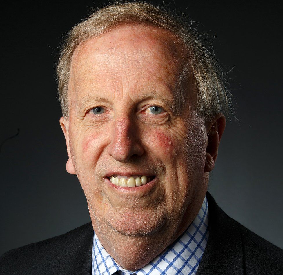 Spelthorne council leader Robert Watts dies in fire - BBC News