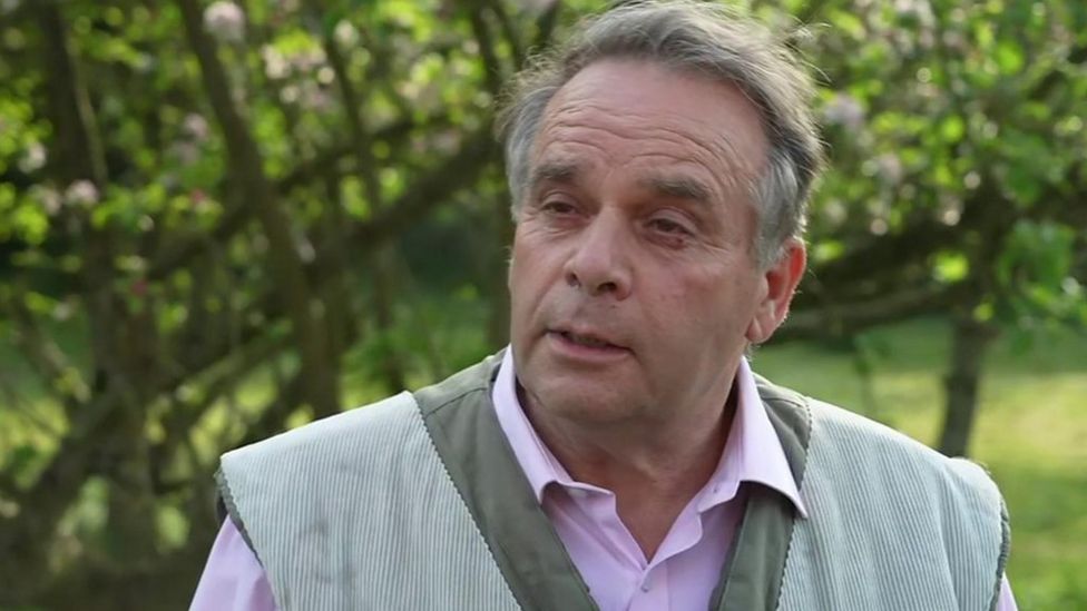 Neil Parish MP: I'm resigning after porn moment of madness - BBC News