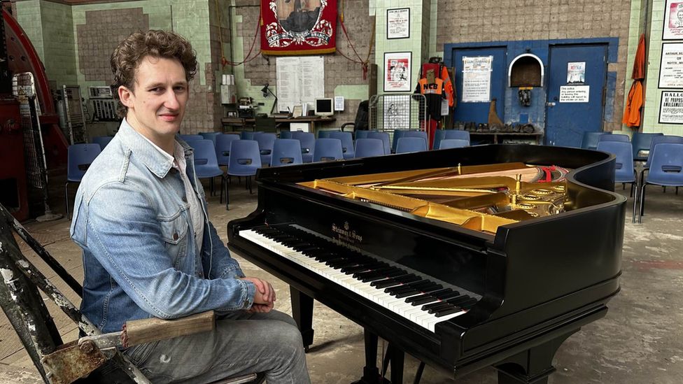 Clipstone Headstocks: Classical pianist plays three gigs at ex-colliery ...