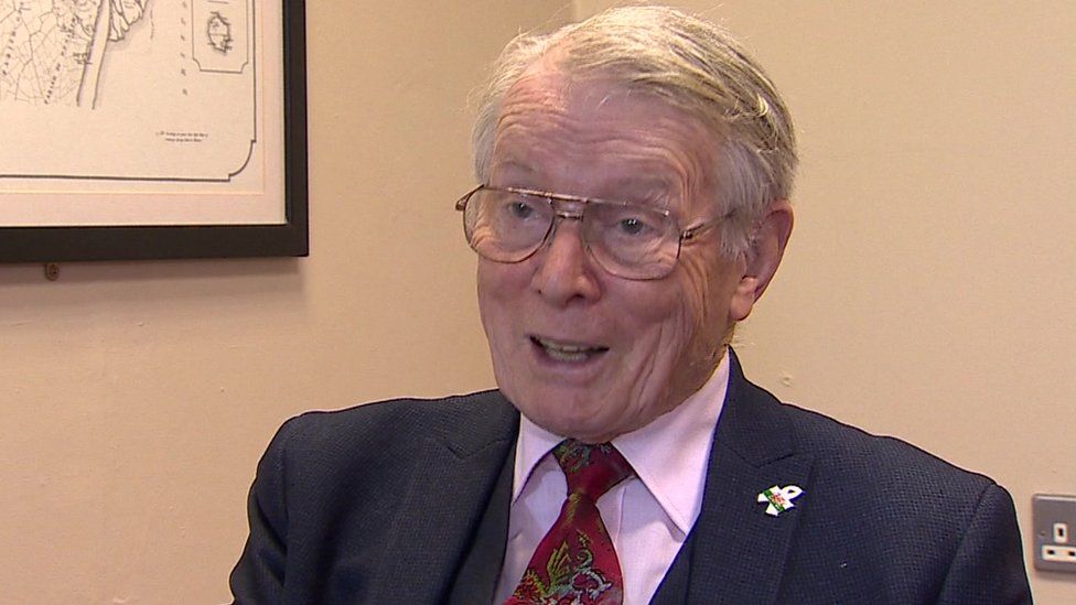 Yr Arglwydd John Morris, cyn-AS Aberafan, wedi marw - BBC Cymru Fyw