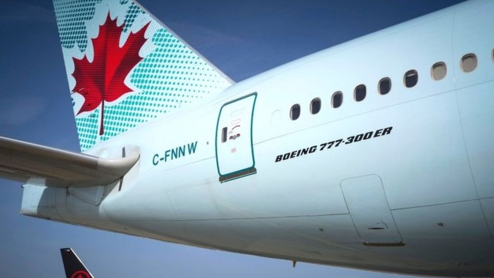 Cathay Pacific data hack hits 9.4 million passengers - BBC News