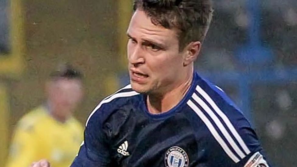 Nicky Wroe: Halifax sign midfielder on deal to end of season - BBC Sport