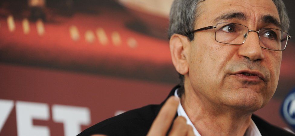 Turkey-PKK: Clashes as Turkey removes 28 elected mayors - BBC News