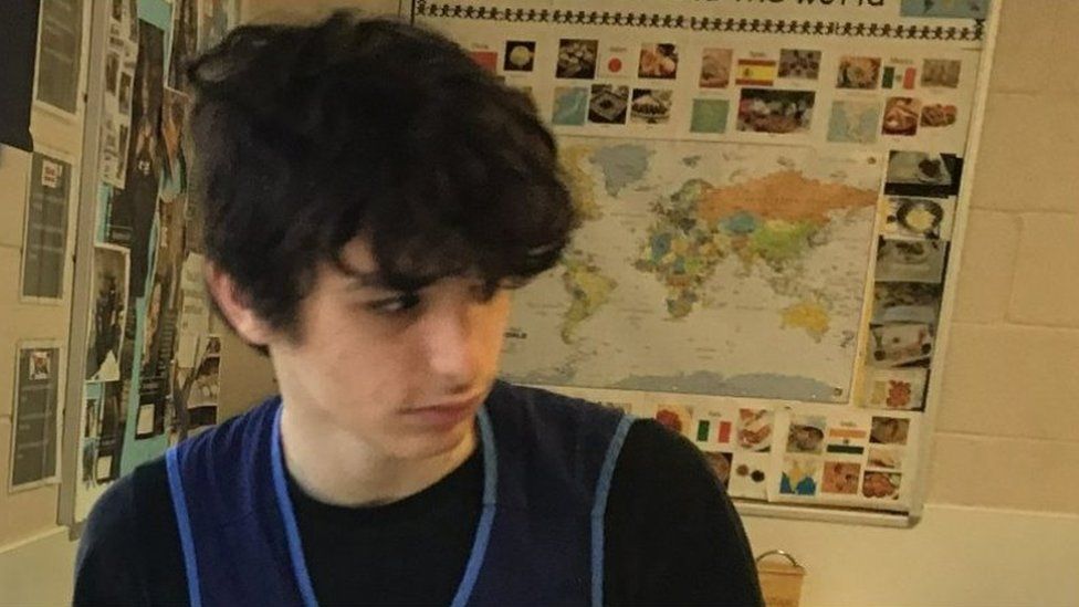 Salford Quays: Teacher pays tribute after boy dies while swimming - BBC ...