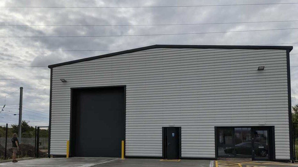 York Gin distillery raid sees entire stock stolen - BBC News