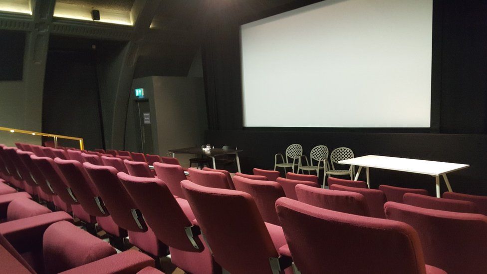 Penarth Pier Pavilion future 'not under threat' - BBC News