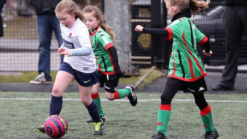 Women's football: Tackling stereotypes by developing talent - BBC News