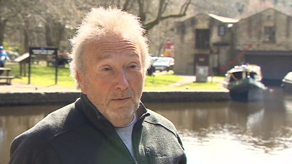 Elections 2021: Ex-MPs to face off in battle for Whaley Bridge - BBC News