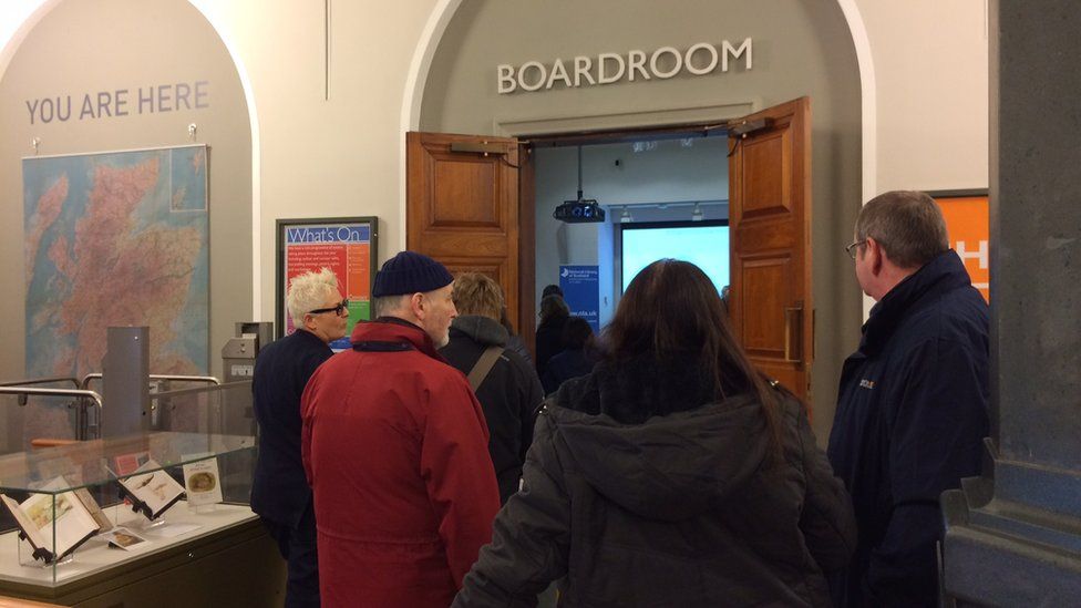 Last letter of Mary, Queen of Scots: Display extended by three hours ...