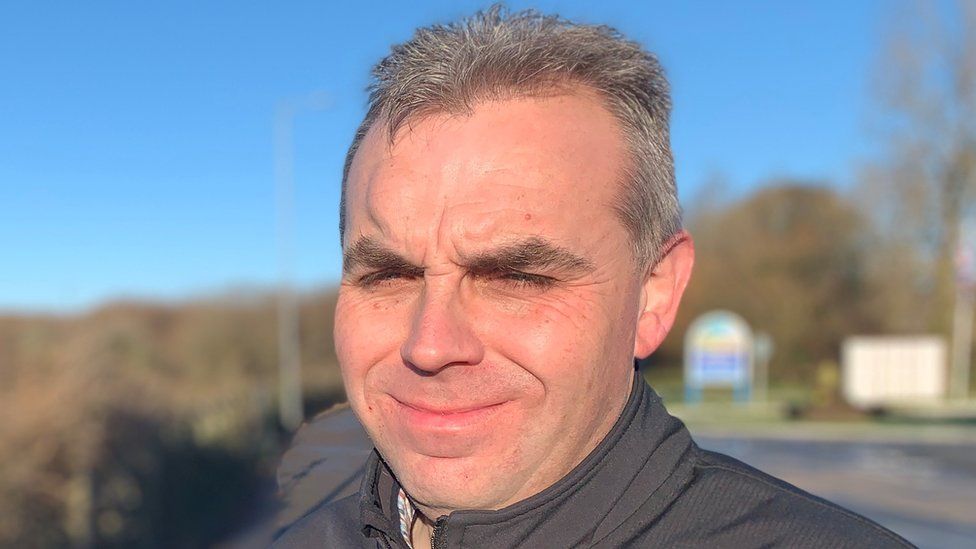 Dinbych-y-Pysgod: 'Rhyddhad gwerthu carafán yn sgil cynnydd ffioedd ...