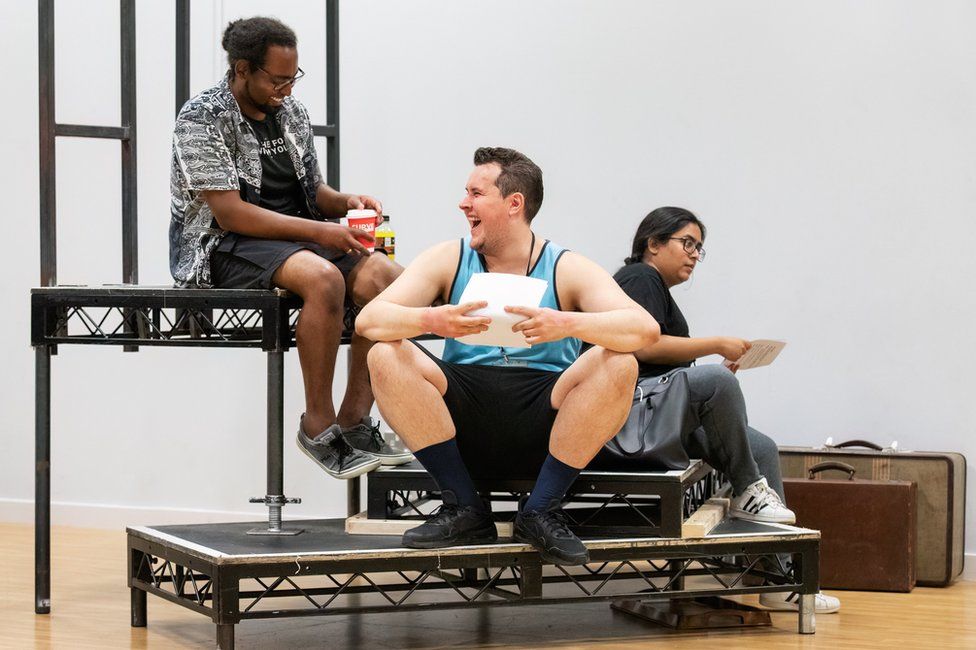 Leicester plays mark 50th anniversary of Ugandan Asian exodus - BBC News