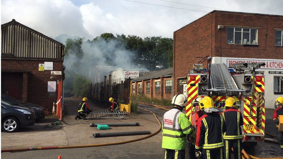 Tividale factory severely damaged in blaze - BBC News