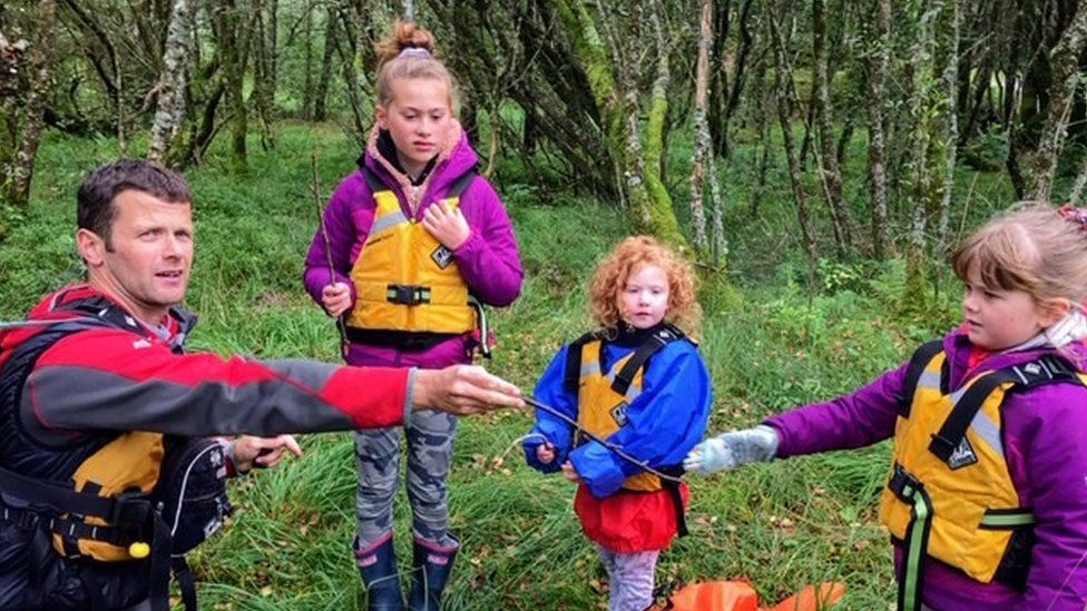 Covid: diwydiant awyr agored am elwa? - BBC Cymru Fyw