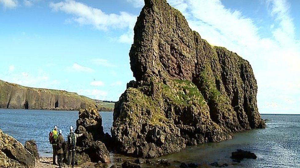 Second excavation at historic Aberdeenshire sea stack fort - BBC News