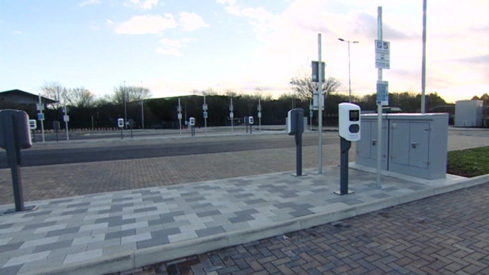 Yate Park and Ride facility opens to help combat congestion - BBC News