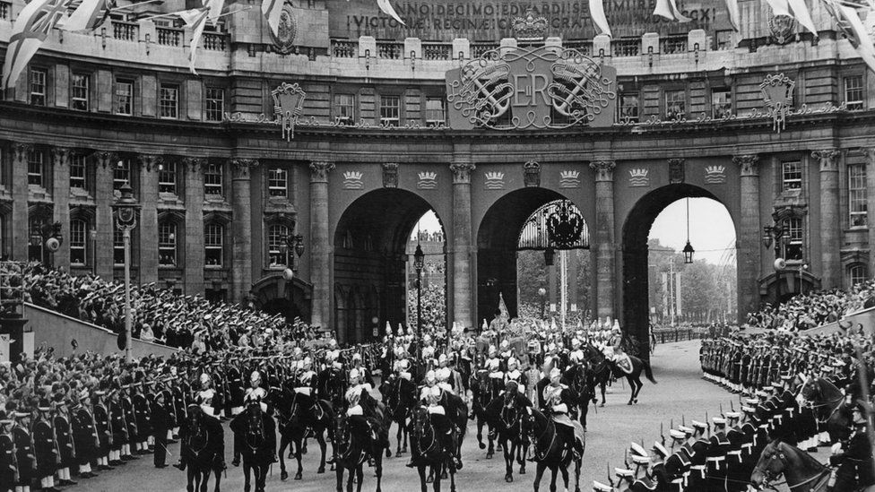 Queen Elizabeth II: Coventry man recalls leading Coronation parade ...