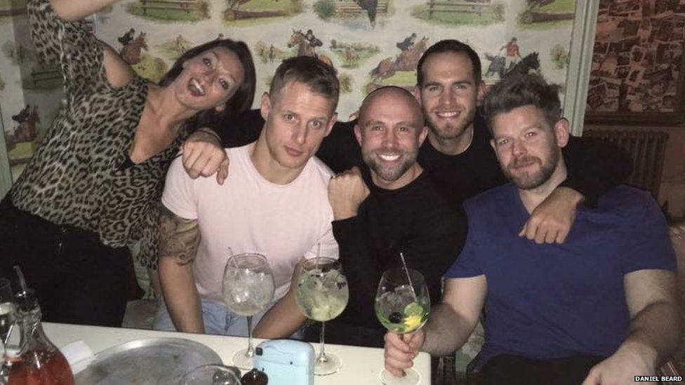 Top dating tips from one of Tinder's 13 most 'swiped right' UK users ...