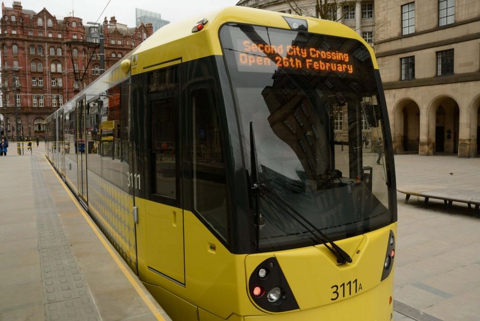 £165m Manchester tram line opens - BBC News