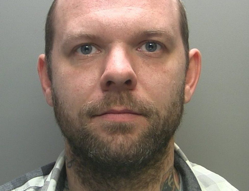 Christopher Hodder jailed for Facebook grooming of boys - BBC News