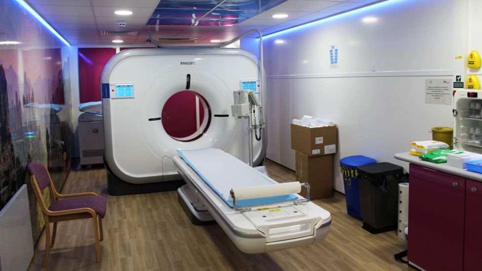 First patients use new mobile CT scanner in Plymouth - BBC News