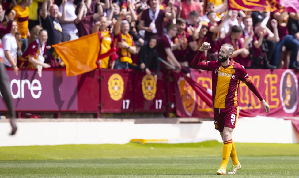 'A special time in my life' - Van Veen's emotional farewell message ...