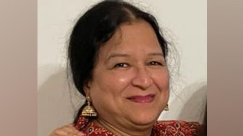 Rajveer Mahey jailed for life for killing wife in Bilston - BBC News