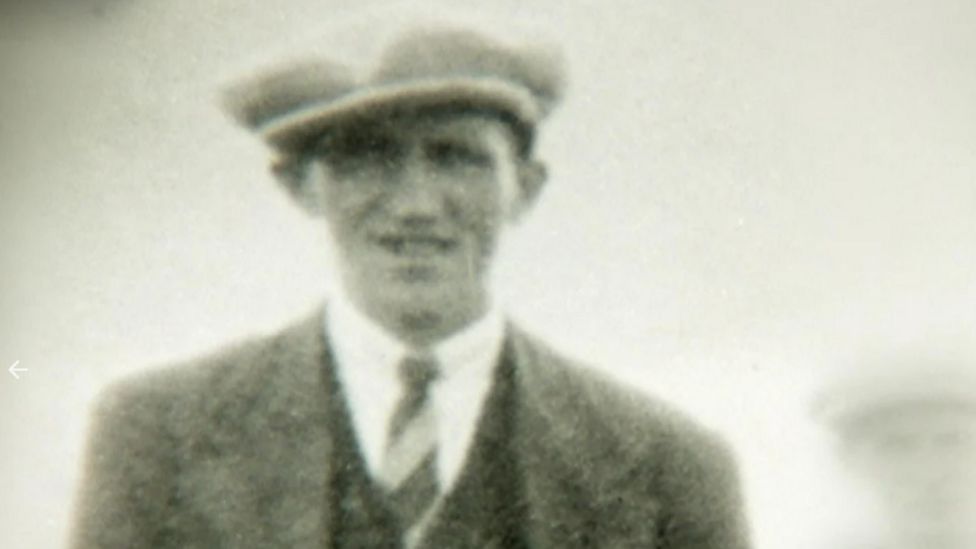 Harry Gleeson: A pardoned man finally laid to rest - BBC News