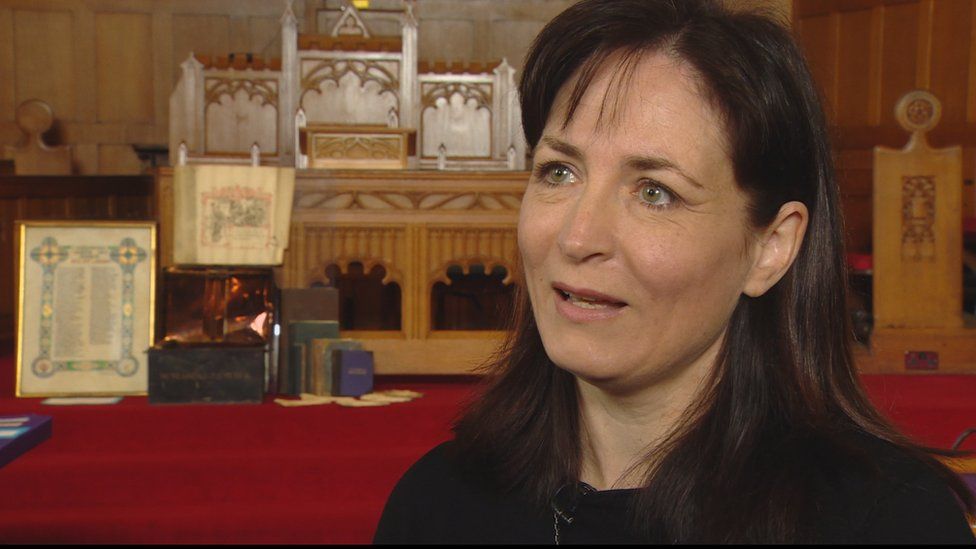 Hidden church treasures reveal forgotten Glasgow war heroine - BBC News
