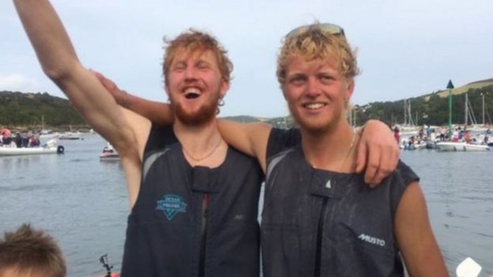 British female rowers break Atlantic records - BBC News