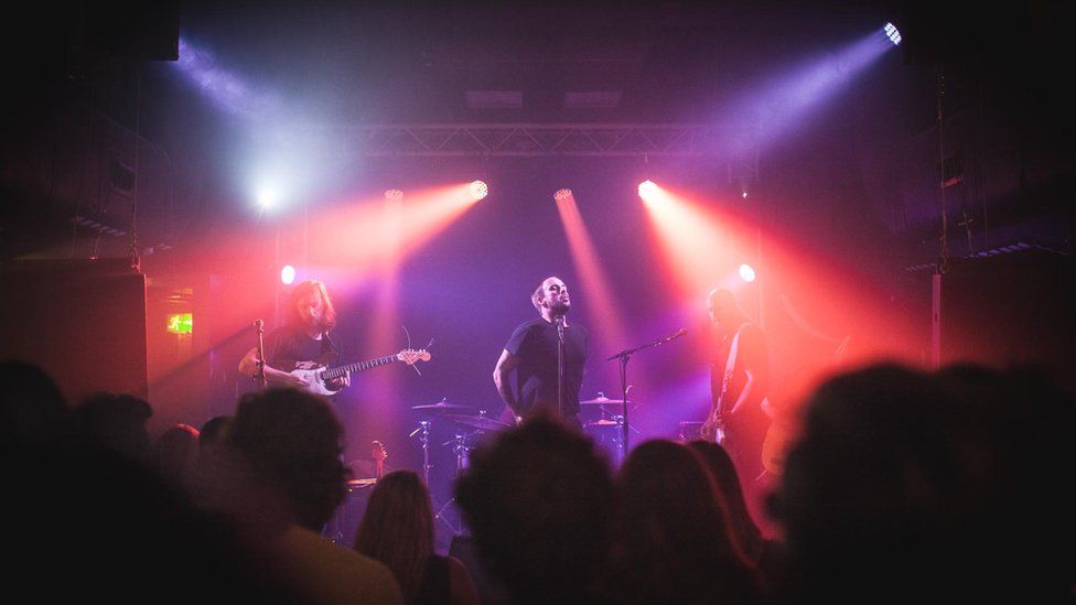 Flats near Bristol music boat Thekla win approval - BBC News