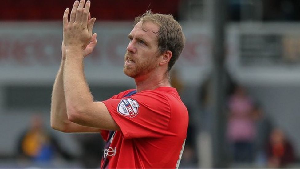 Keith Lowe: Kidderminster Harriers re-sign defender - BBC Sport
