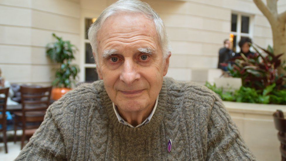 Holocaust Memorial Day: 'Shocking' levels of denial remain - BBC News