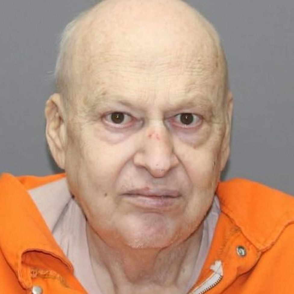 Kansas judge calls girls the 'aggressor' in sex abuse case - BBC News