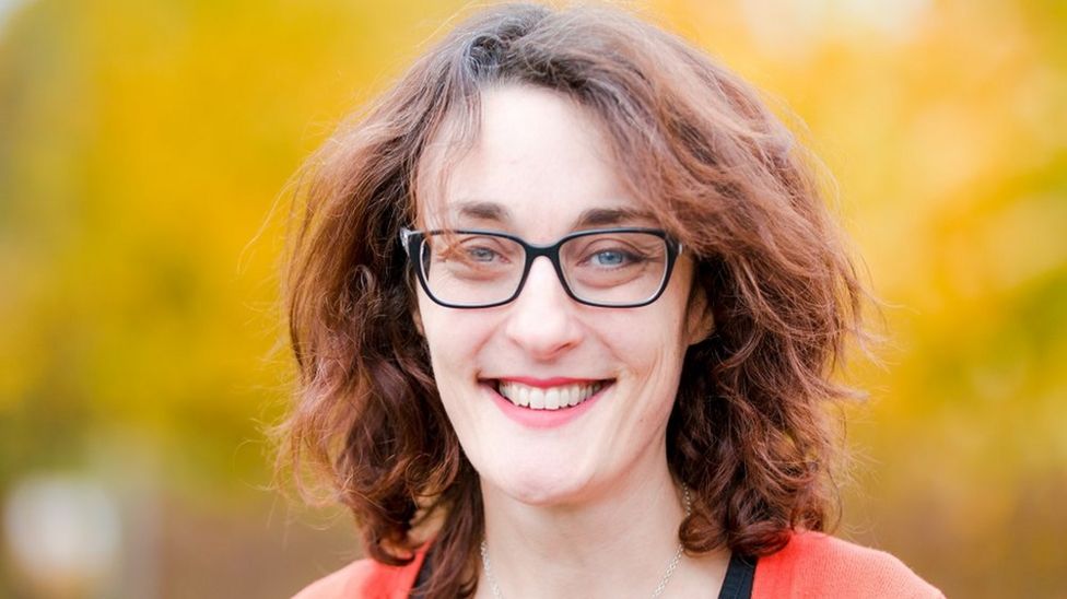 Johnson & Johnson ordered to pay $110m in US talc cancer case - BBC News