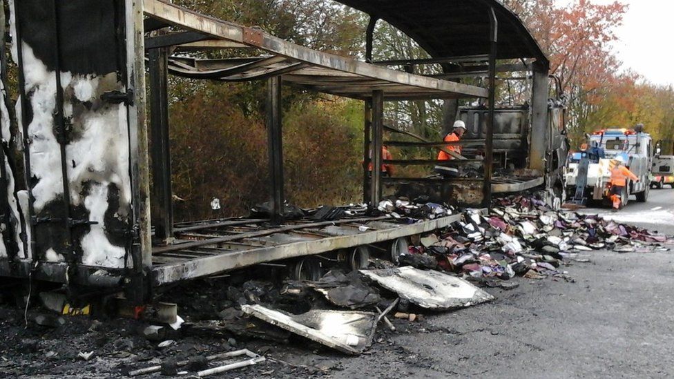 Lorry fire on A30 in Devon causes disruption - BBC News