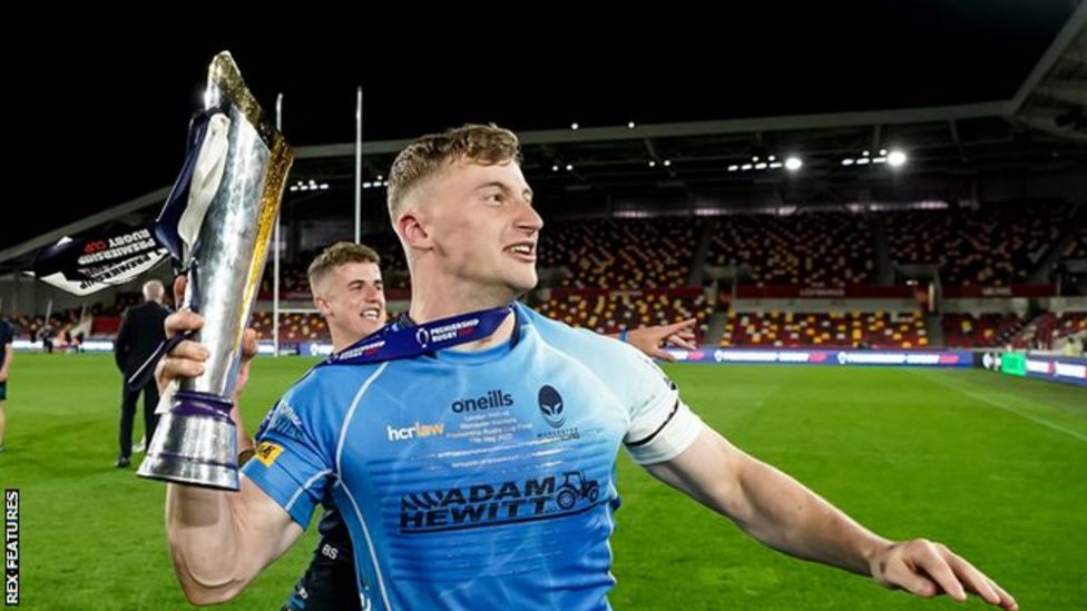 Alex Hearle: Worcester Warriors wing signs two-year deal - BBC Sport